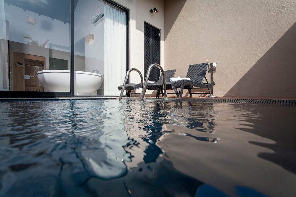 رزرو هتل The Calm Resort & Spa در Passekudah | علی بابا